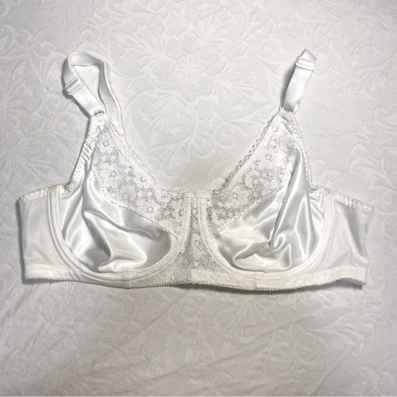 Underscore | Intimates & Sleepwear | Vintage White Lace Demi Bra ...